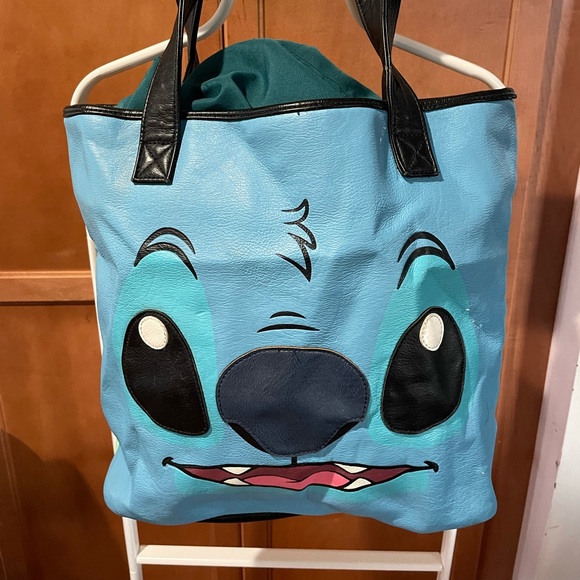 Loungefly | Bags | Lilo Stitch Twoface Stitch And Scrump Tote Purse ...